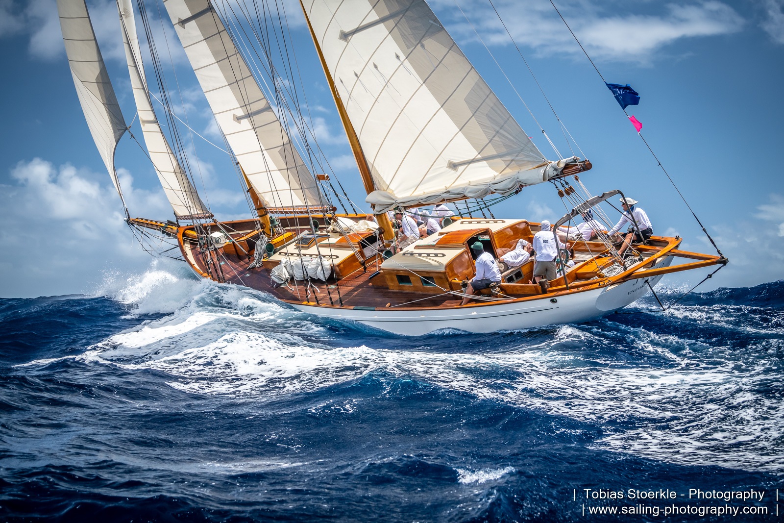 Antigua Classic Yacht Regatta | Serious racing, laid-back Antiguan ...